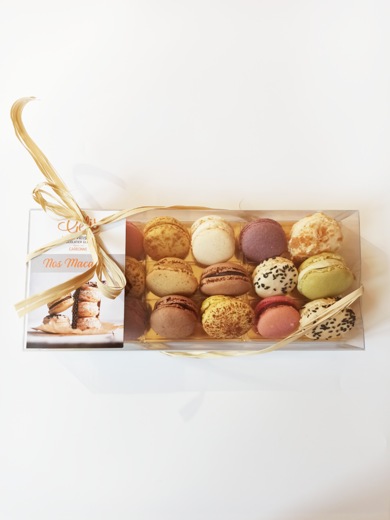 Écrin de 18 macarons assortis - Maison Gélis